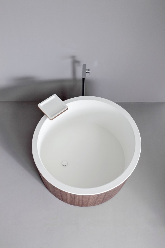 Mini Bathtub Ideas for Small Bathrooms - Maison Valentina Blog